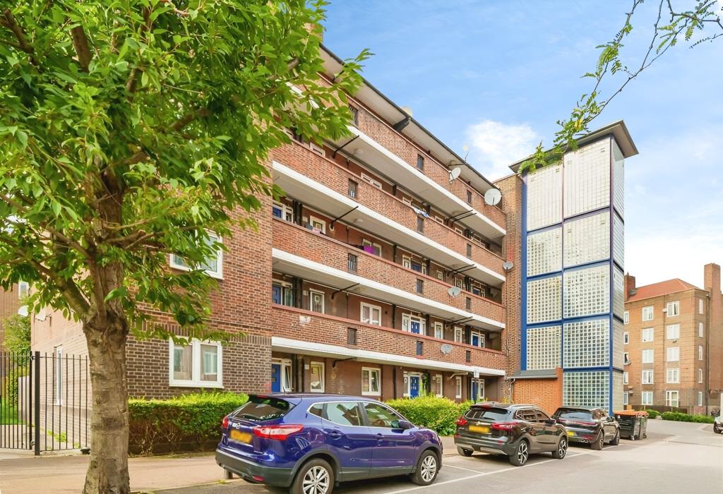 Morning Lane, Hackney, E9 6LB 2 bed flat - £300,000