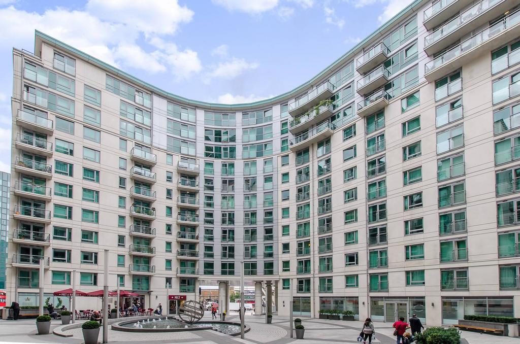 St George Wharf, SW8, Vauxhall... 2 bed flat - £3,600 pcm (£831 pw)