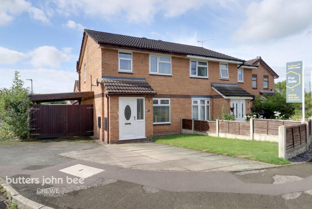 Abington Close, Crewe 3 bed semi-detached house - £170,000