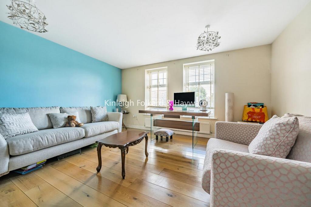 Buttery Mews, Southgate 2 bed flat - £425,000