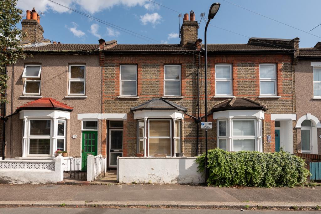 Oakdale Road, Leytonstone, London... 2 bed terraced house - £575,000