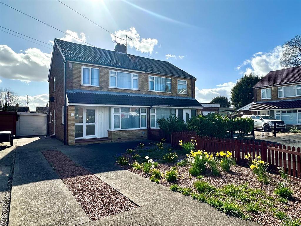Randsfield Avenue, Brough 3 bed semi-detached house for sale - £195,000