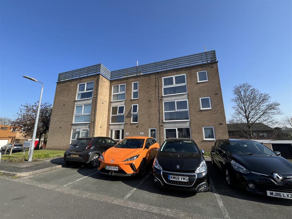 Stuart Court, Off Abbey Road... 1 bed apartment - £795 pcm (£183 pw)