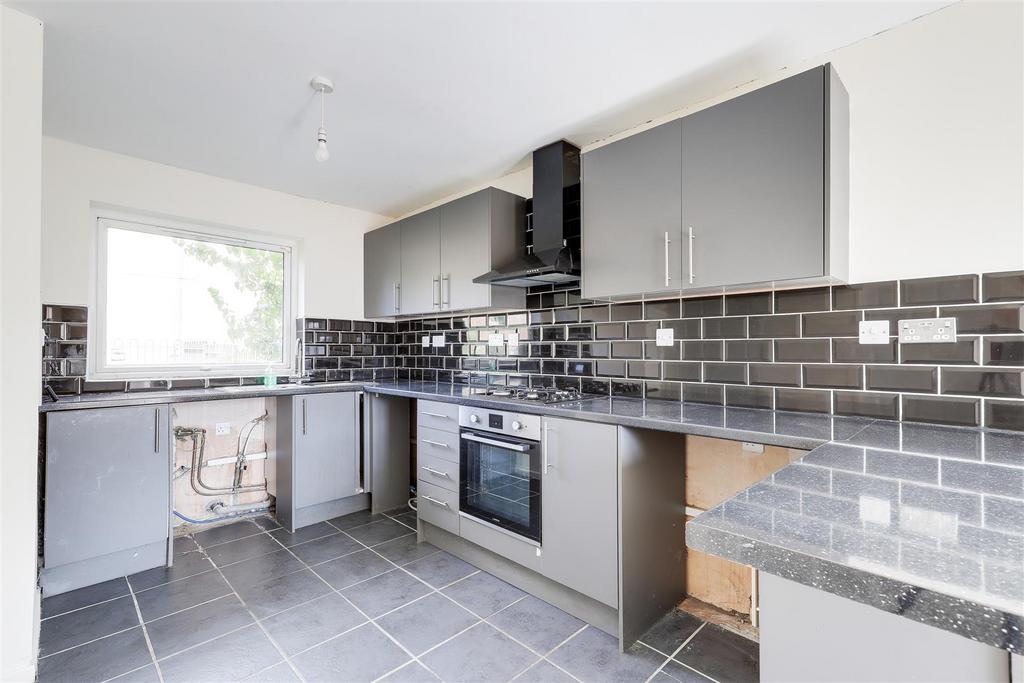 Spindle Gardens, Snapewood NG6 3 bed terraced house - £950 pcm (£219 pw)