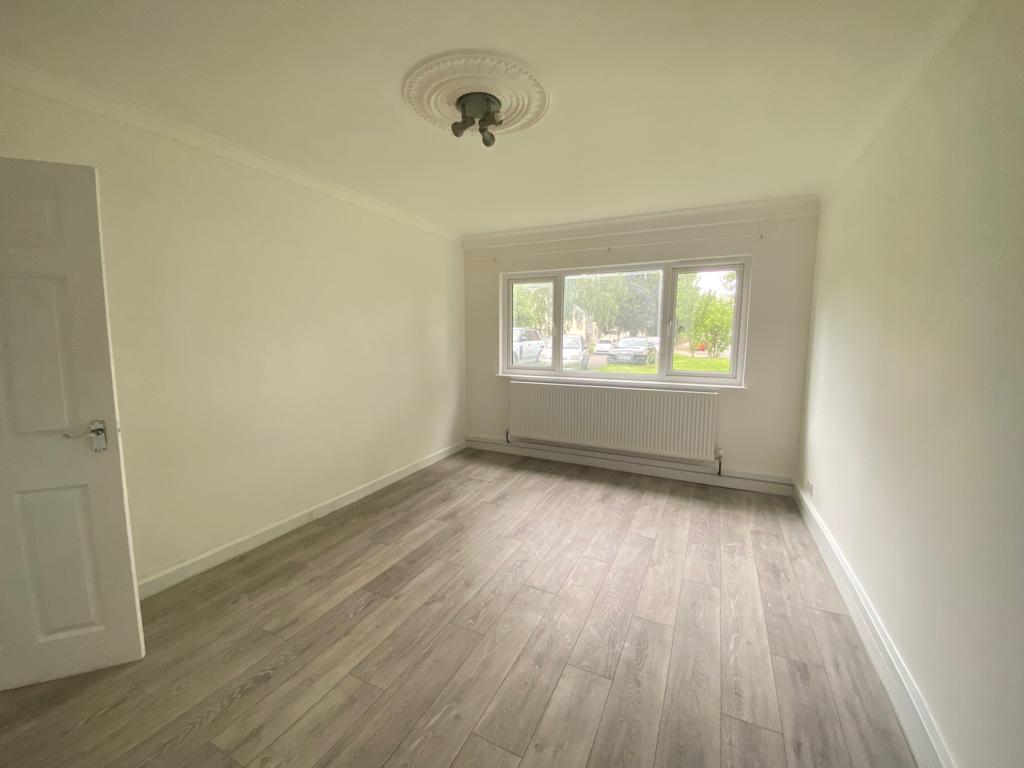 NORTHOLT UB5 2 bed flat - £1,500 pcm (£346 pw)