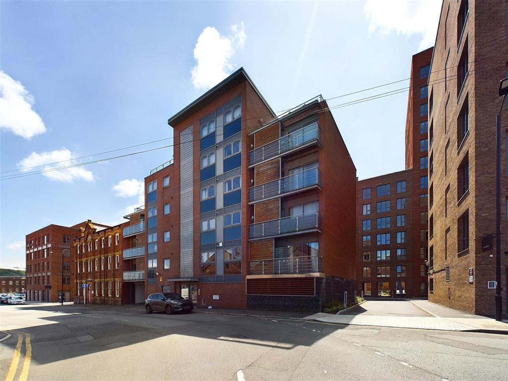 City Walk, Sylvester Street, Sheffield 1 bed apartment - £725 pcm (£167 pw)