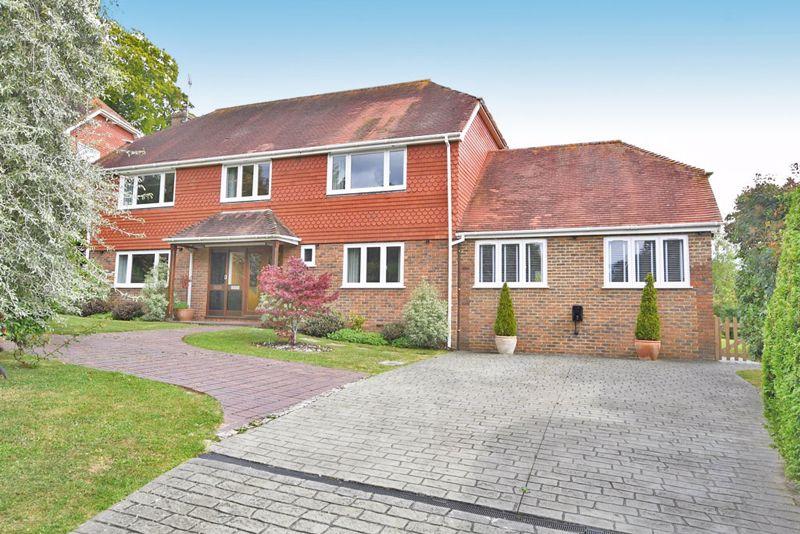 Pilgrims Way, Detling, Maidstone ME14 5 bed detached house for sale - £ ...