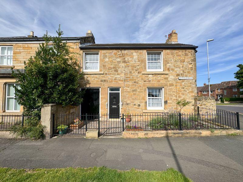Front Street, Winlaton 2 bed terraced house - £185,000