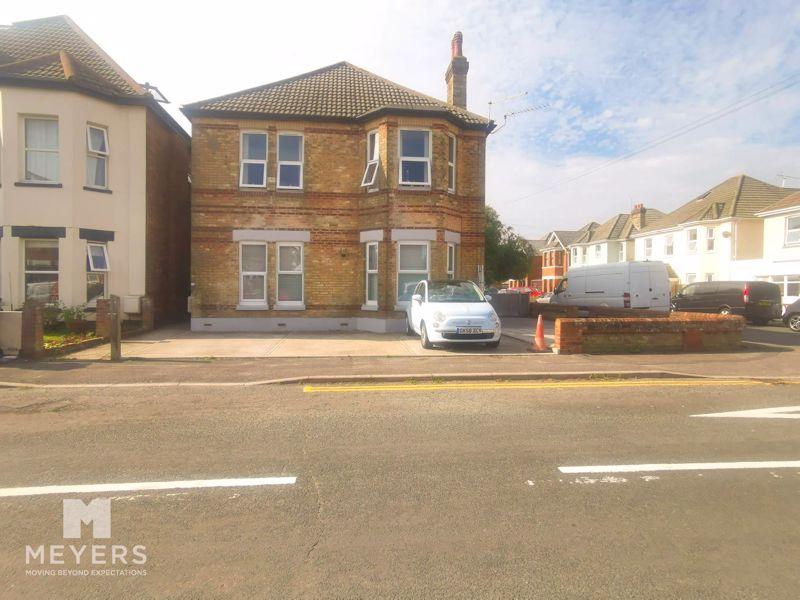 Harvey Road, Bournemouth, BH5 2 bed apartment to rent - £1,250 pcm (£ ...