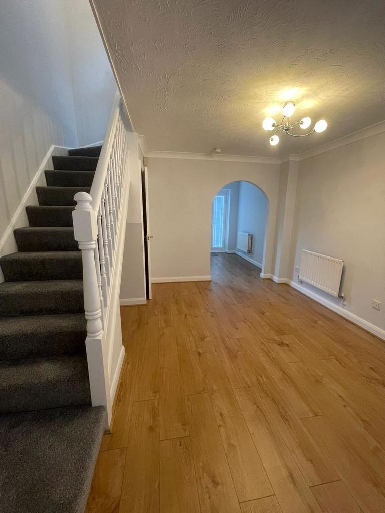 Hollington Drive, Cardiff CF23 2 bed semi-detached house - £1,275 pcm (£294 pw)