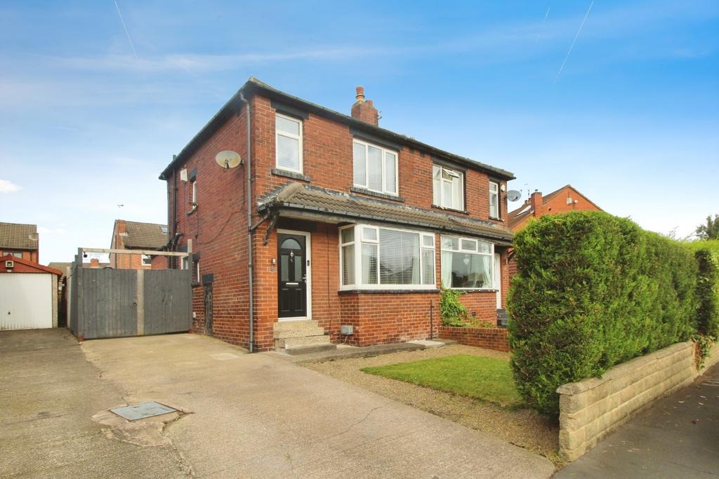 Kirkdale View, West Yorkshire LS12 3 bed semi-detached house - £220,000