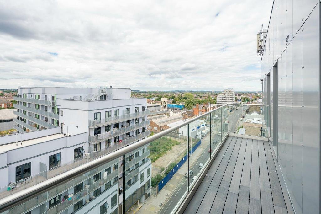450 High Road, IlFORD IG1 1 bed apartment - £1,550 pcm (£358 pw)
