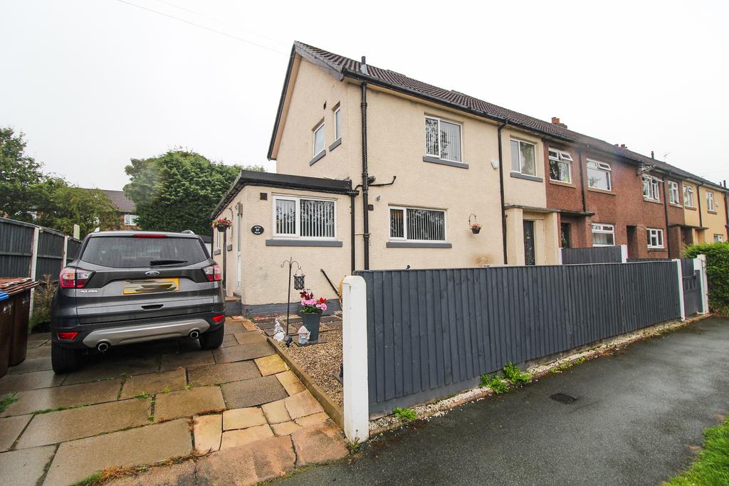 Mount Drive, Marple 3 bed end of terrace house - £320,000