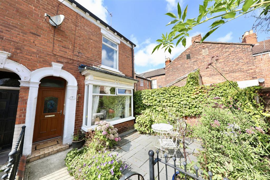 Ena Street, Hull 2 bed end of terrace house - £80,000