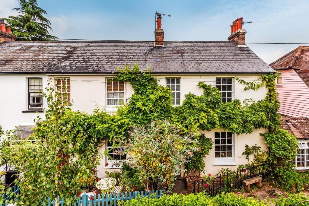SPRING GARDENS, DORKING, RH4 2 bed terraced house - £399,950