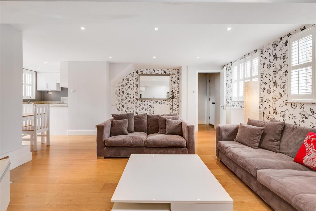 Graham Road, London, W4 2 bed end of terrace house - £2,500 pcm (£577 pw)