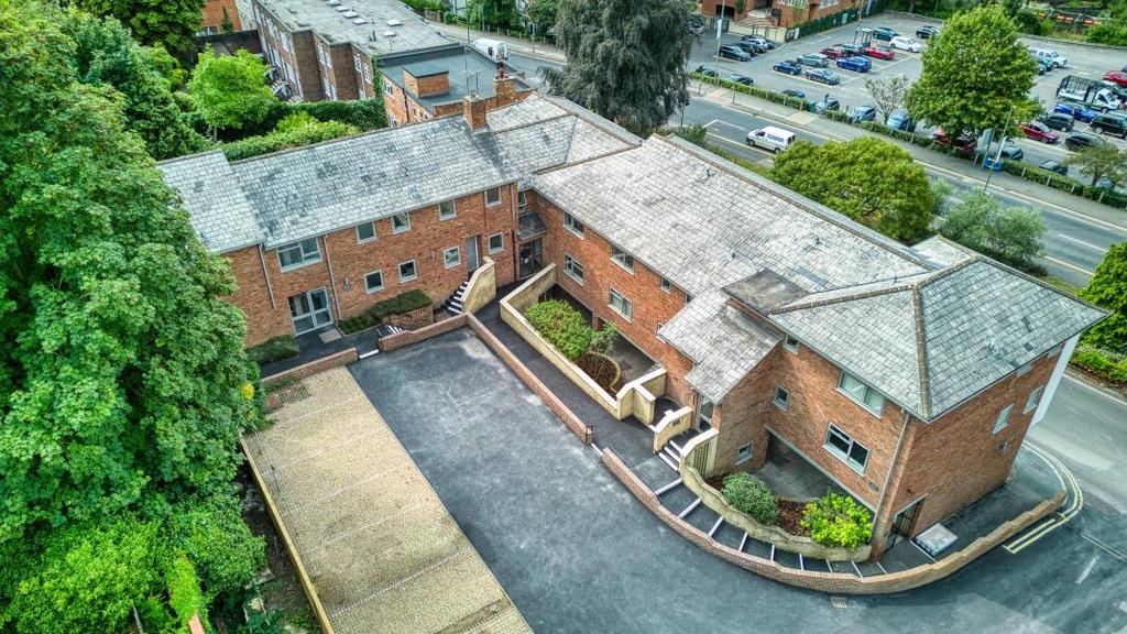 Racks Court, Guildford GU1 Studio - £1,350 pcm (£312 pw)