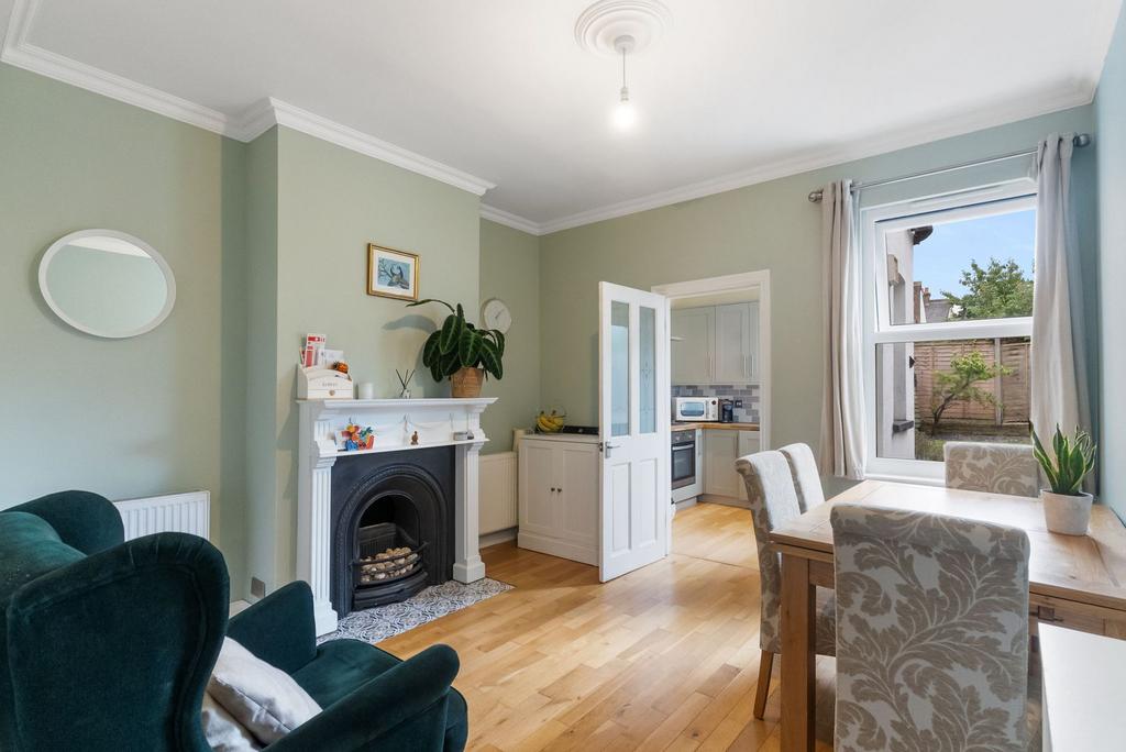 Clarence Road, Sutton, SM1 2 bed semi-detached house - £450,000