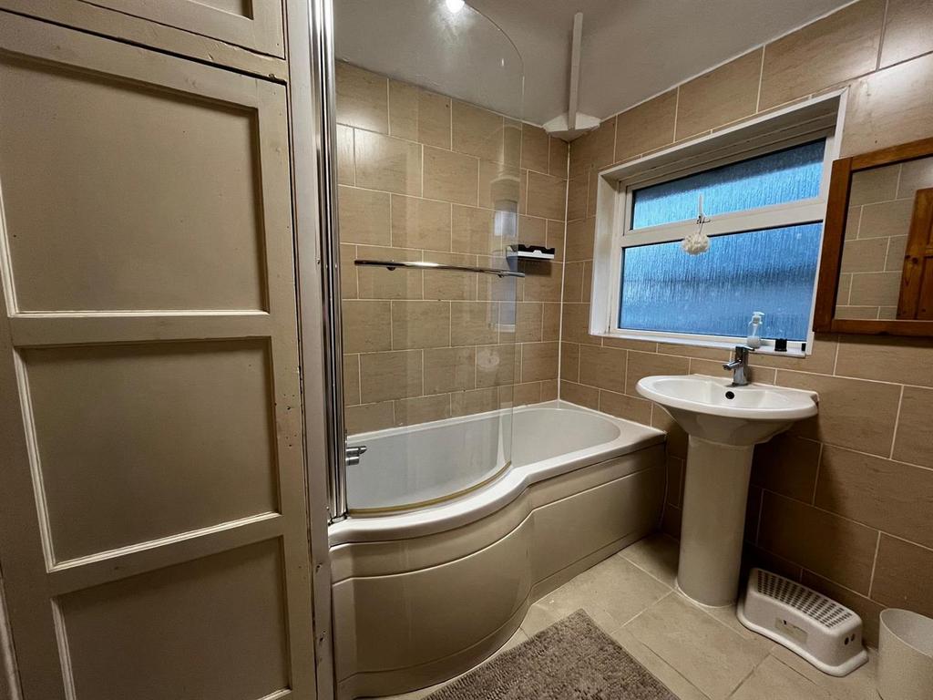 Slaidburn Drive, Lancaster LA1 4 bed private hall - £498 pcm (£115 pw)