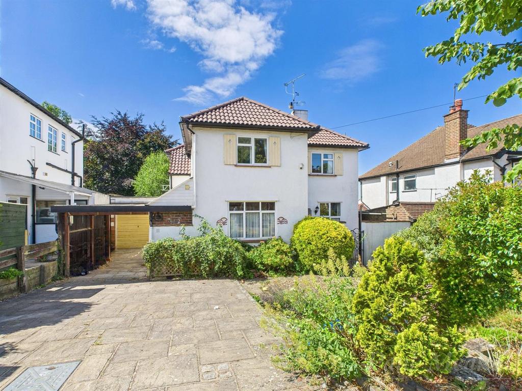 Hurst Way, South Croydon 5 bed detached house - £725,000