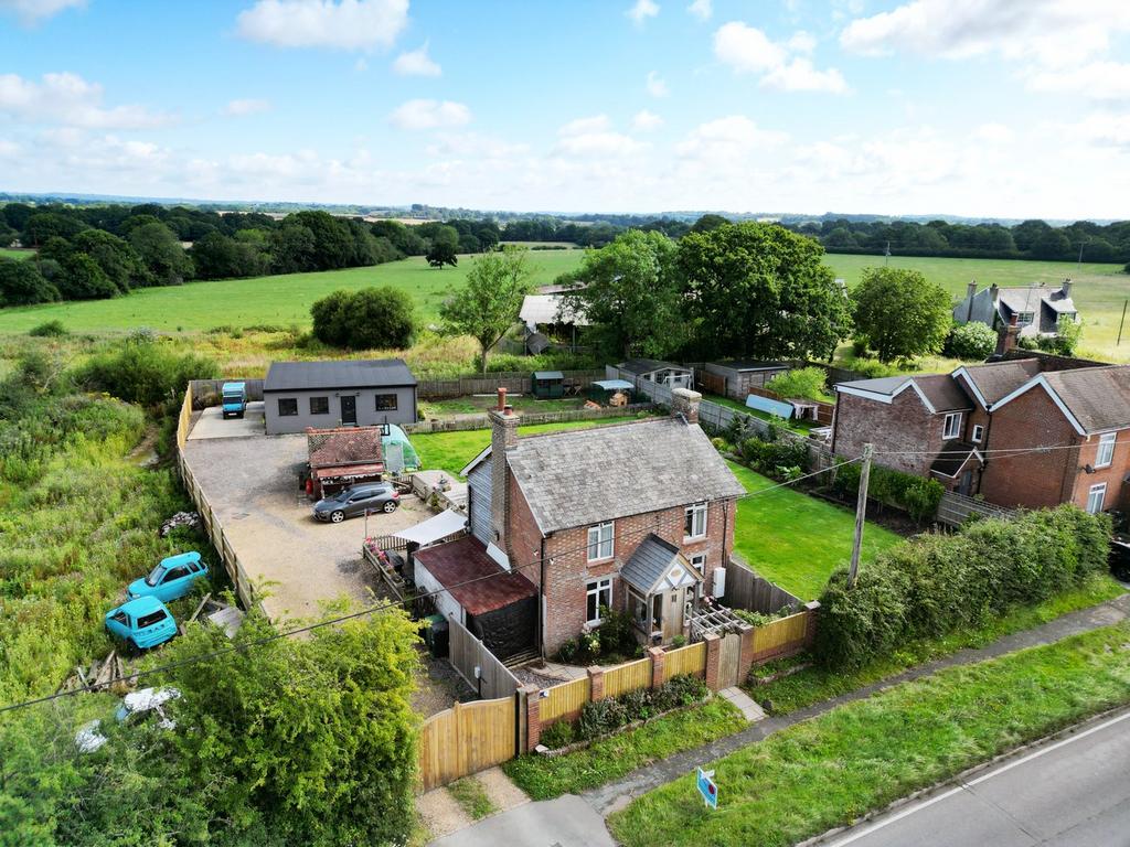 Lower Dicker, Hailsham, BN27 3 bed detached house - £895,000