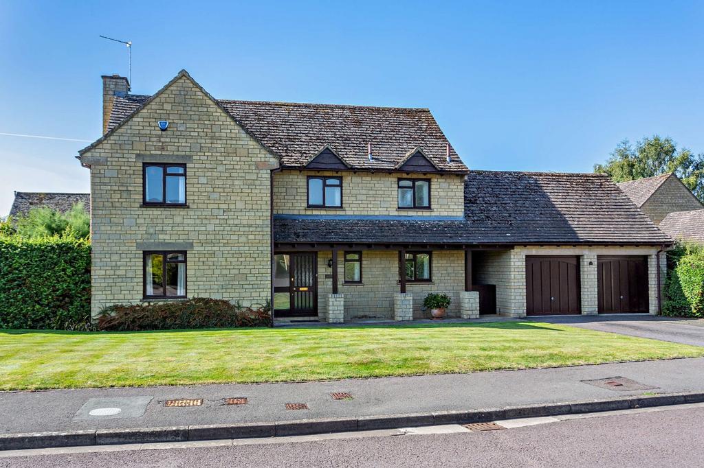 Lodersfield, Lechlade... 4 bed detached house - £700,000