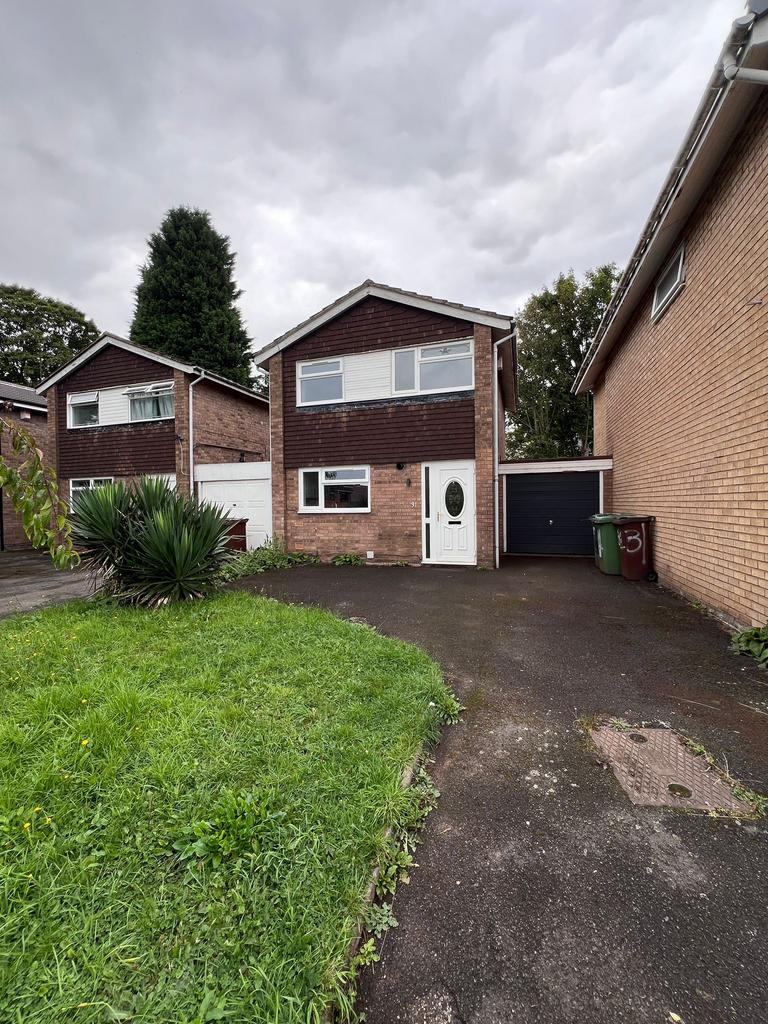Oak Street, Wolverhampton WV3 3 bed link detached house - £199,995