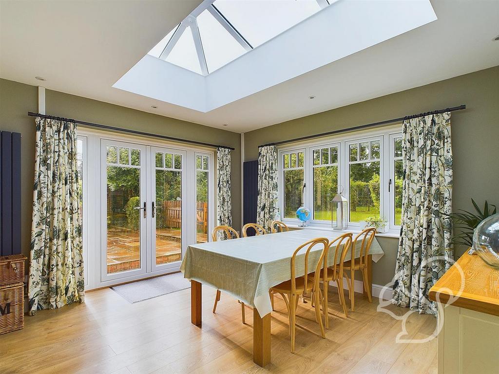 The Street, Bury St. Edmunds IP29 5 bed semi-detached house - £650,000