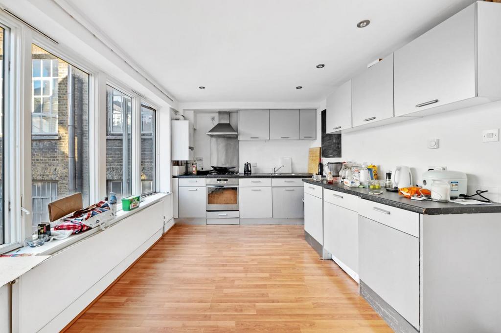 Rivington Street, London, EC2A 2 bed apartment for sale - £750,000