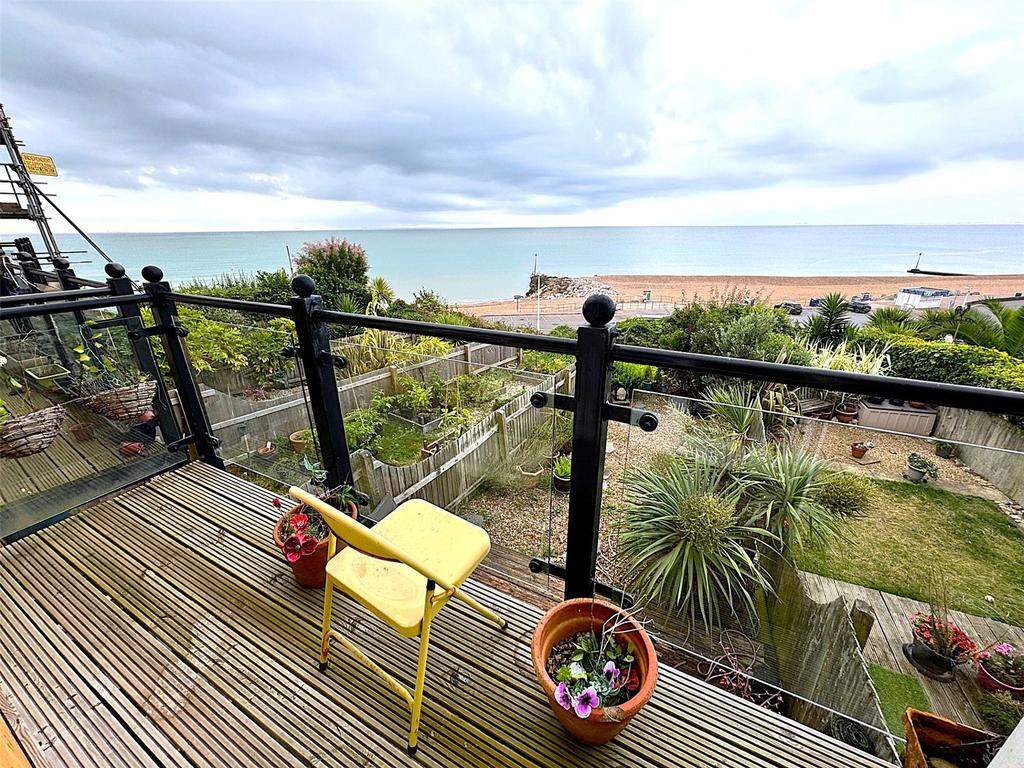 Lower Corniche, Kent CT21 4 bed terraced house - £2,150 pcm (£496 pw)