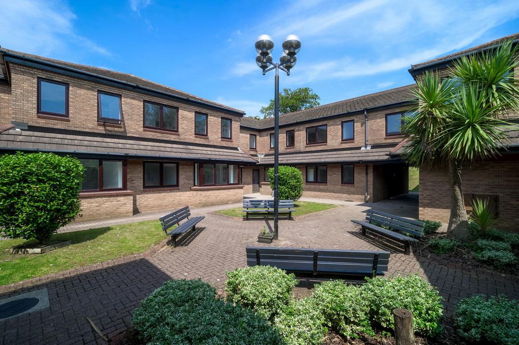 Budshead Road, Plymouth PL6 1 bed ground floor flat - £155,000