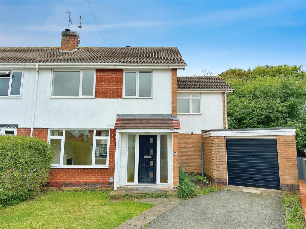 Lea Close, Stratford-Upon-Avon 4 bed semi-detached house - £350,000