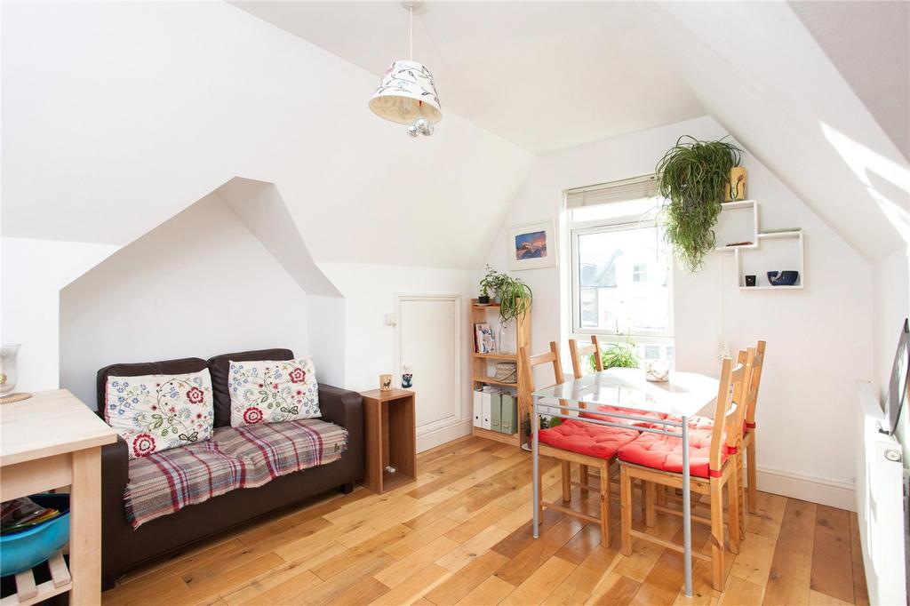 Kempshott Road, London SW16 1 bed apartment - £1,400 pcm (£323 pw)