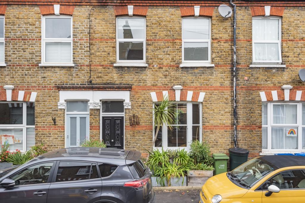 Holbeck Row London SE15 3 bed house to rent - £2,800 pcm (£646 pw)