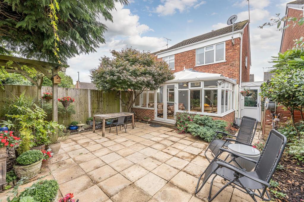 Rivington Close, Norton, Stourbridge... 4 bed detached house - £385,000