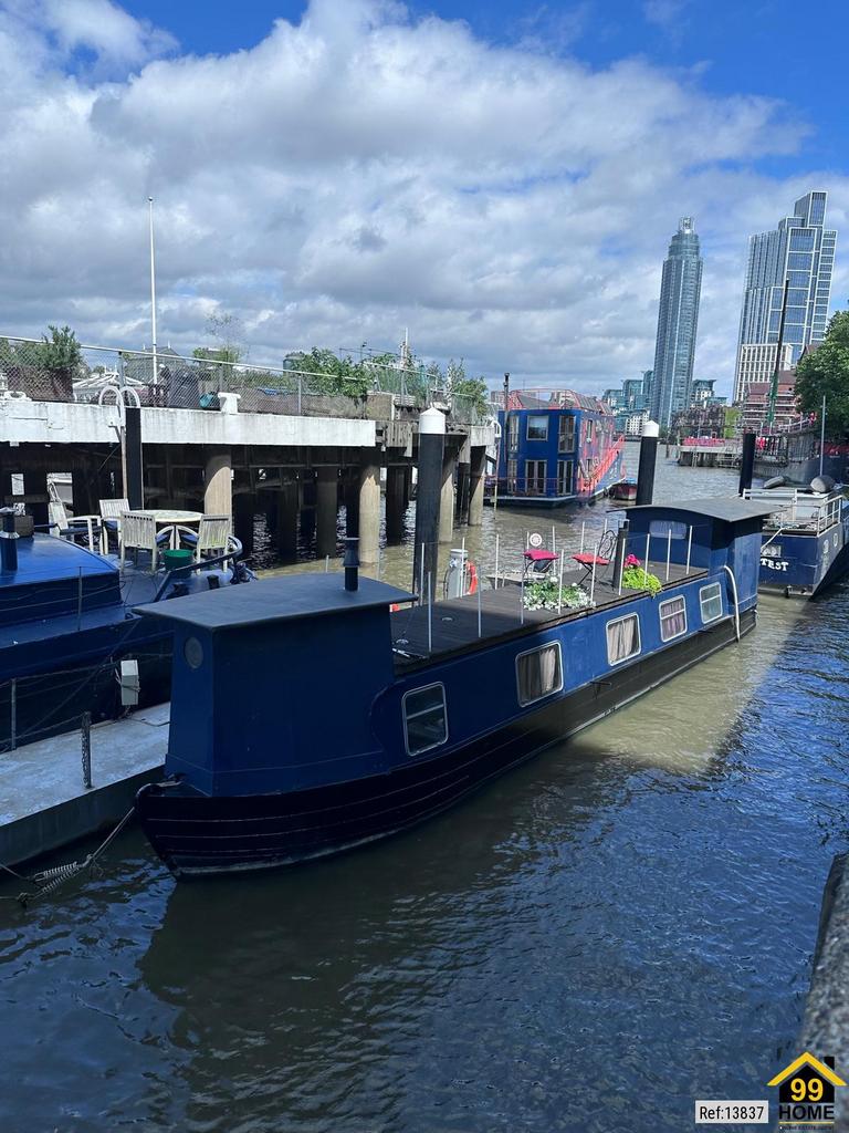 Nine Elms Pier, Elma Marina... 2 bed houseboat for sale - £85,200
