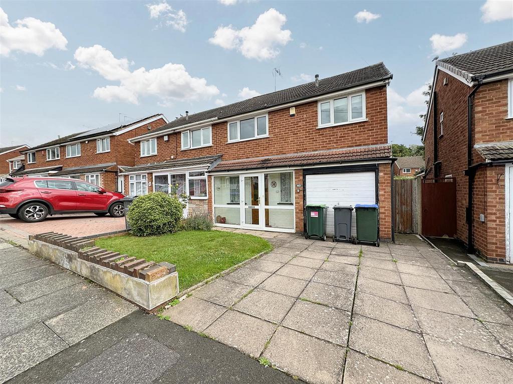 Claverdon Drive, Great Barr, Birmingham 3 bed semi-detached house - £ ...