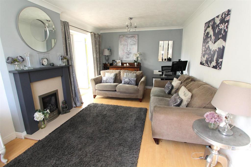 11 Timberscombe Gardens, Woolston... 3 bed detached house for sale - £ ...
