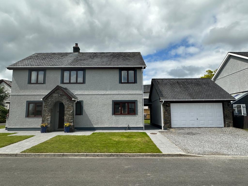 Maescelyn, Talley, Llandeilo, SA19 4 bed detached house - £329,950