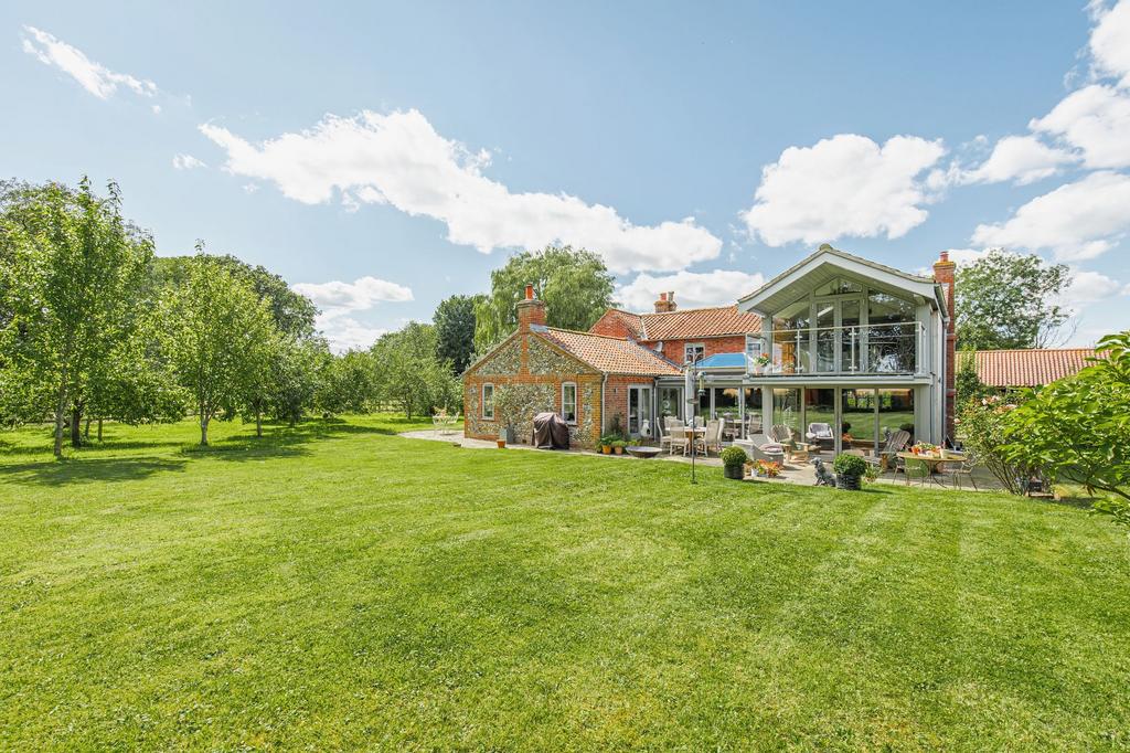 Field Dalling 5 bed detached house for sale - £1,395,000