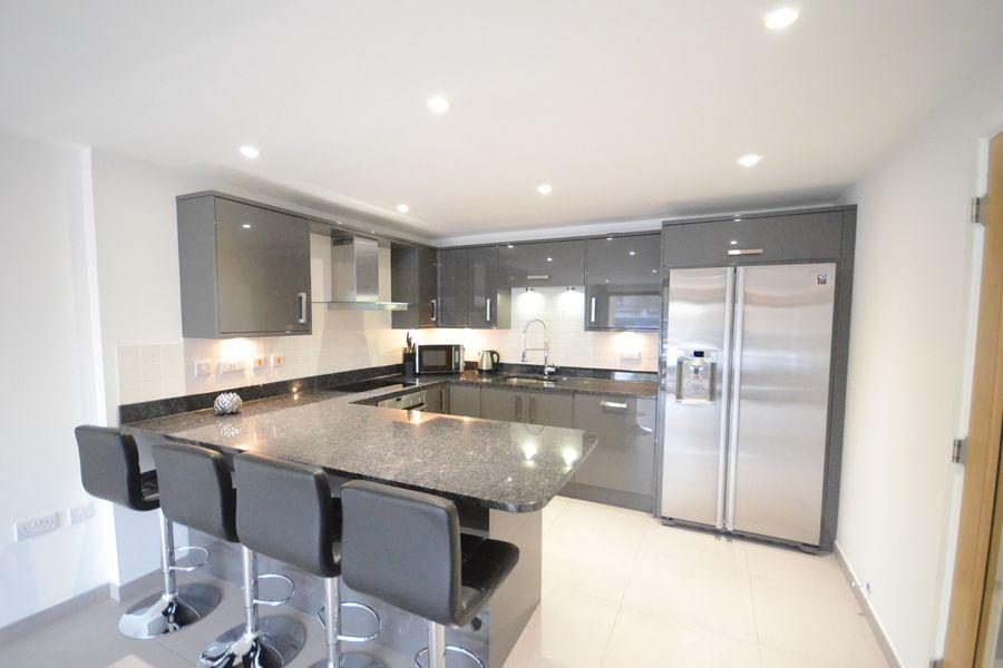 Riverside Court, Caversham 2 bed apartment to rent - £1,895 pcm (£437 pw)