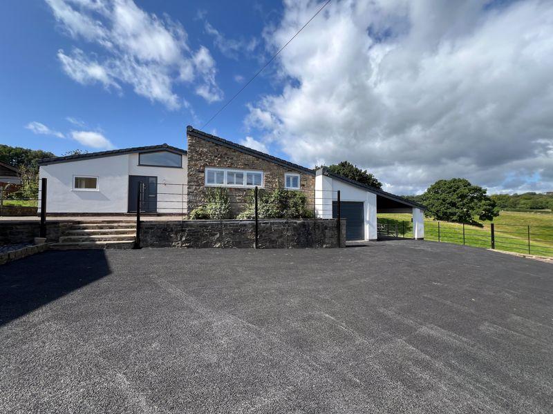 Woodend Bungalow, Strines Road... 3 bed detached house - £2,300 pcm (£ ...