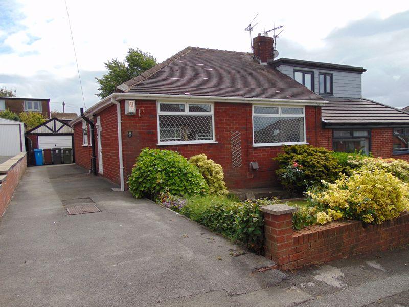Surrey Avenue, Oldham OL2 2 bed semi-detached bungalow - £225,000