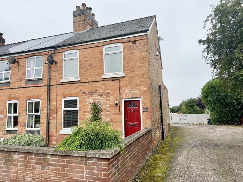 Station Road, Coalville LE67 3 bed terraced house - £900 pcm (£208 pw)