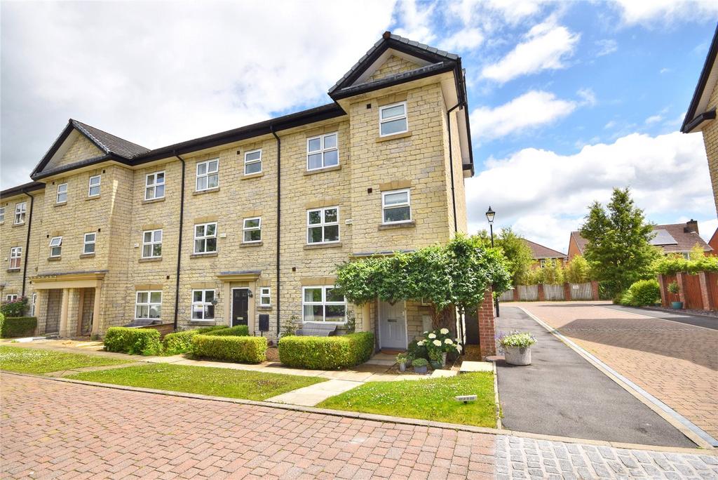 Beech Drive, Whalley, Clitheroe, BB7 4 bed end of terrace house - £357,500