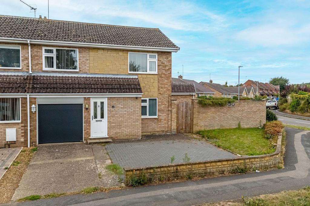Kipling Road, Kettering NN16 3 bed semi-detached house - £230,000