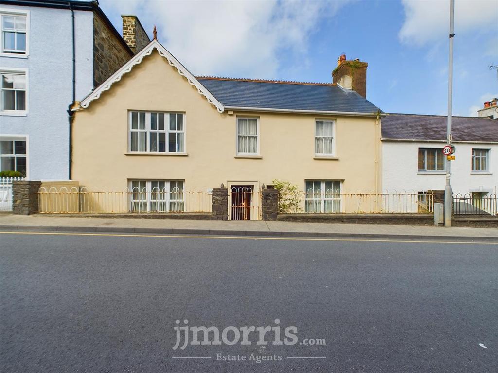 Elim Lodge, Main Street, Fishguard 4 bed terraced house for sale - £350,000