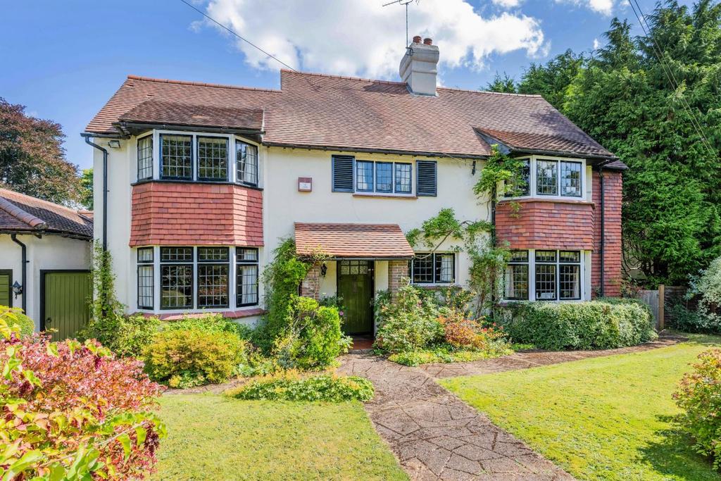 How Lane, Chipstead 5 bed detached house - £1,395,000