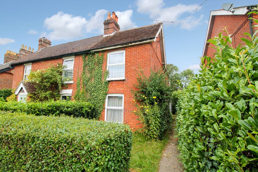 Shedfield, Hampshire 2 bed semi-detached house - £280,000