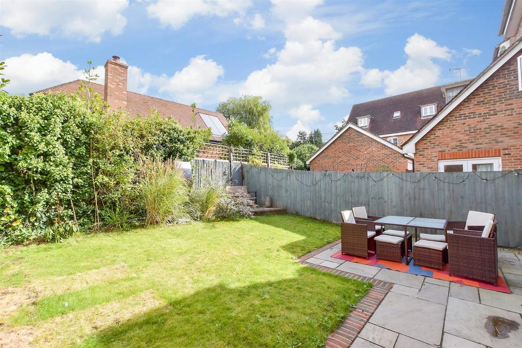 Edelin Road, Bearsted, Maidstone, Kent 5 bed semi-detached house for ...